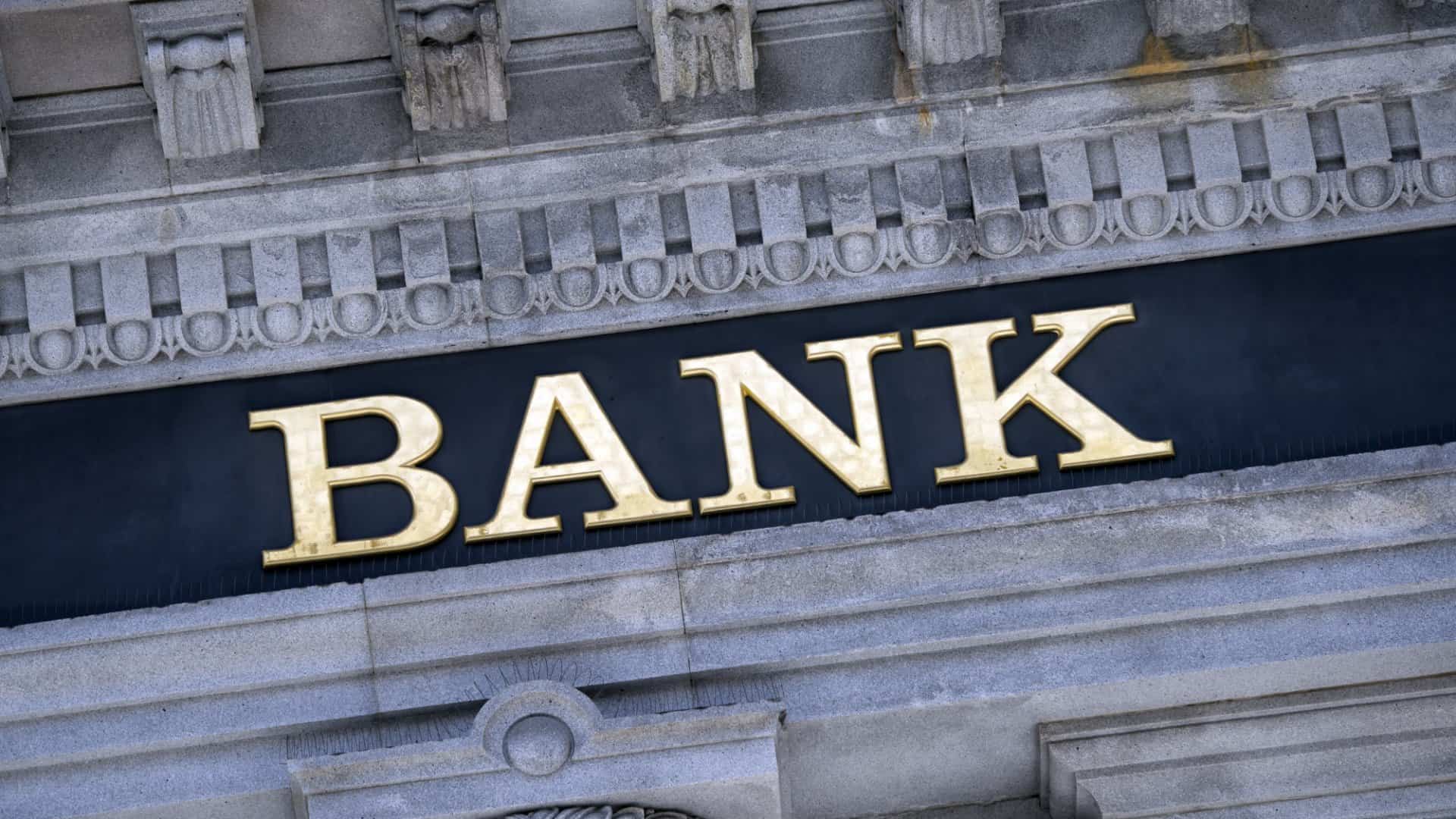 Banking Under Siege: The Secrets To Digital Success In Financial ...